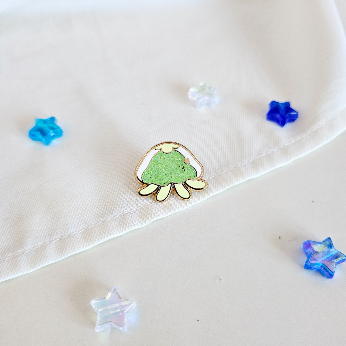 Mini Jellyfish Glitter Enamel Pin – Zellie's Koi Pond